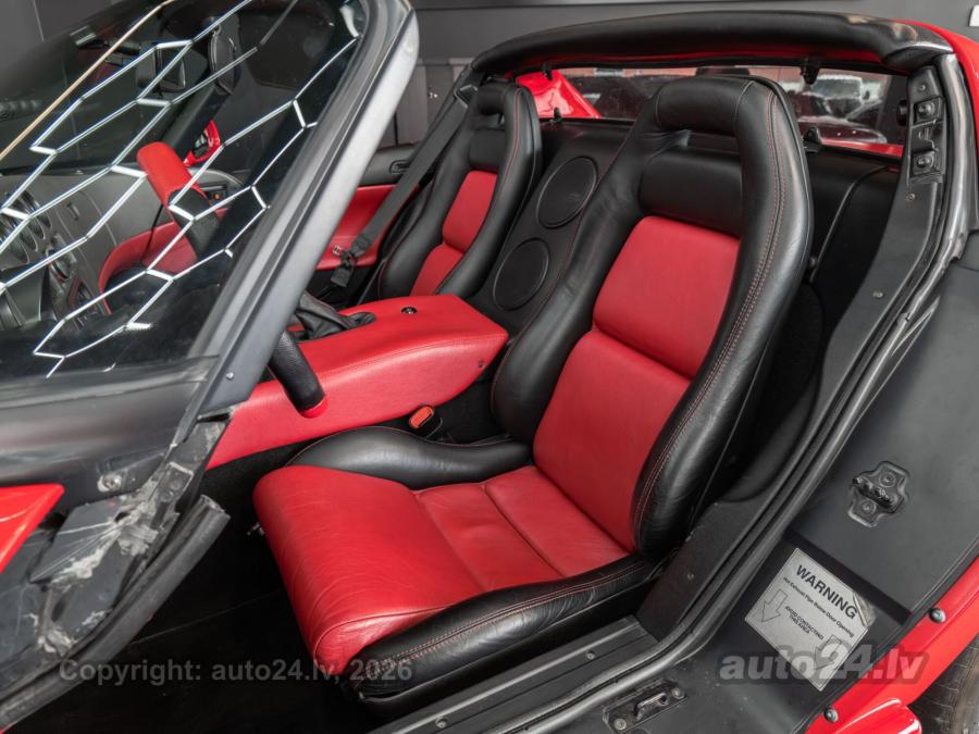 Red Dodge Viper 2000 in Tallinn, with an engine capacity of 8.00 L and mileage of 39 thousand km for 52900 €, photo 8 on AUTOMOTO.COM.LV