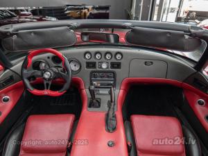 Red Dodge Viper 2000 in Tallinn, with an engine capacity of 8.00 L and mileage of 39 thousand km for 52900 €, photo 9 on AUTOMOTO.COM.LV