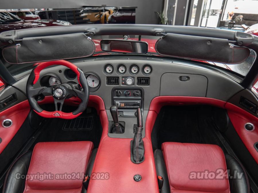 Red Dodge Viper 2000 in Tallinn, with an engine capacity of 8.00 L and mileage of 39 thousand km for 52900 €, photo 9 on AUTOMOTO.COM.LV