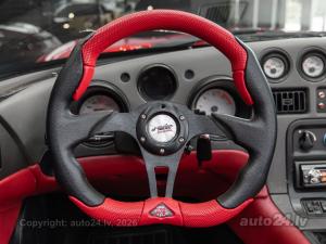Red Dodge Viper 2000 in Tallinn, with an engine capacity of 8.00 L and mileage of 39 thousand km for 52900 €, photo 10 on AUTOMOTO.COM.LV