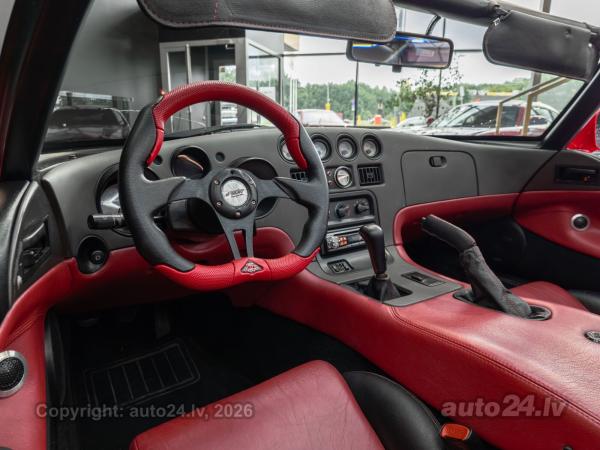 Red Dodge Viper 2000 in Tallinn, with an engine capacity of 8.00 L and mileage of 39 thousand km for 52900 €, photo 10 on AUTOMOTO.COM.LV