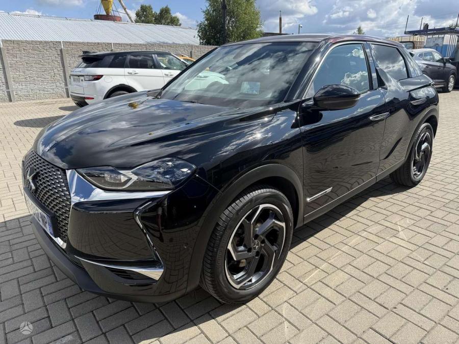 Черный DS 3 Crossback 2019 в Таураге, объемом двигателя 1.20 л и пробегом 100 тыс. км за 12000 €, фото 1 на AUTOMOTO.COM.LV