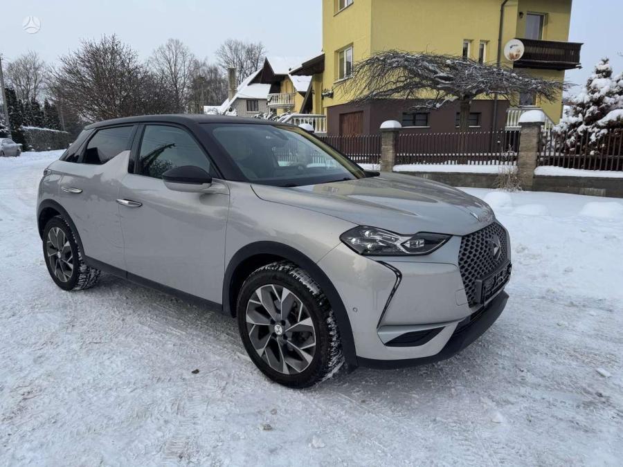 Brown DS 3-crossback 2020 in Alytus, with an engine capacity of 0.00 L and mileage of 20 thousand km for 15500 €, photo 2 on AUTOMOTO.COM.LV