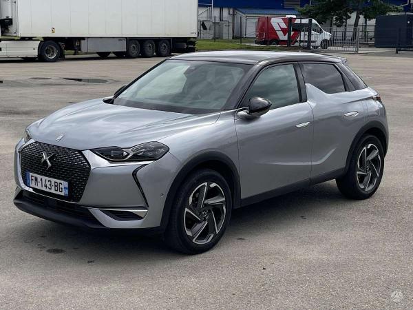 Grey DS 3-crossback 2019 in Taurage, with an engine capacity of 1.20 L and mileage of 168 thousand km for 9300 €, photo 9 on AUTOMOTO.COM.LV