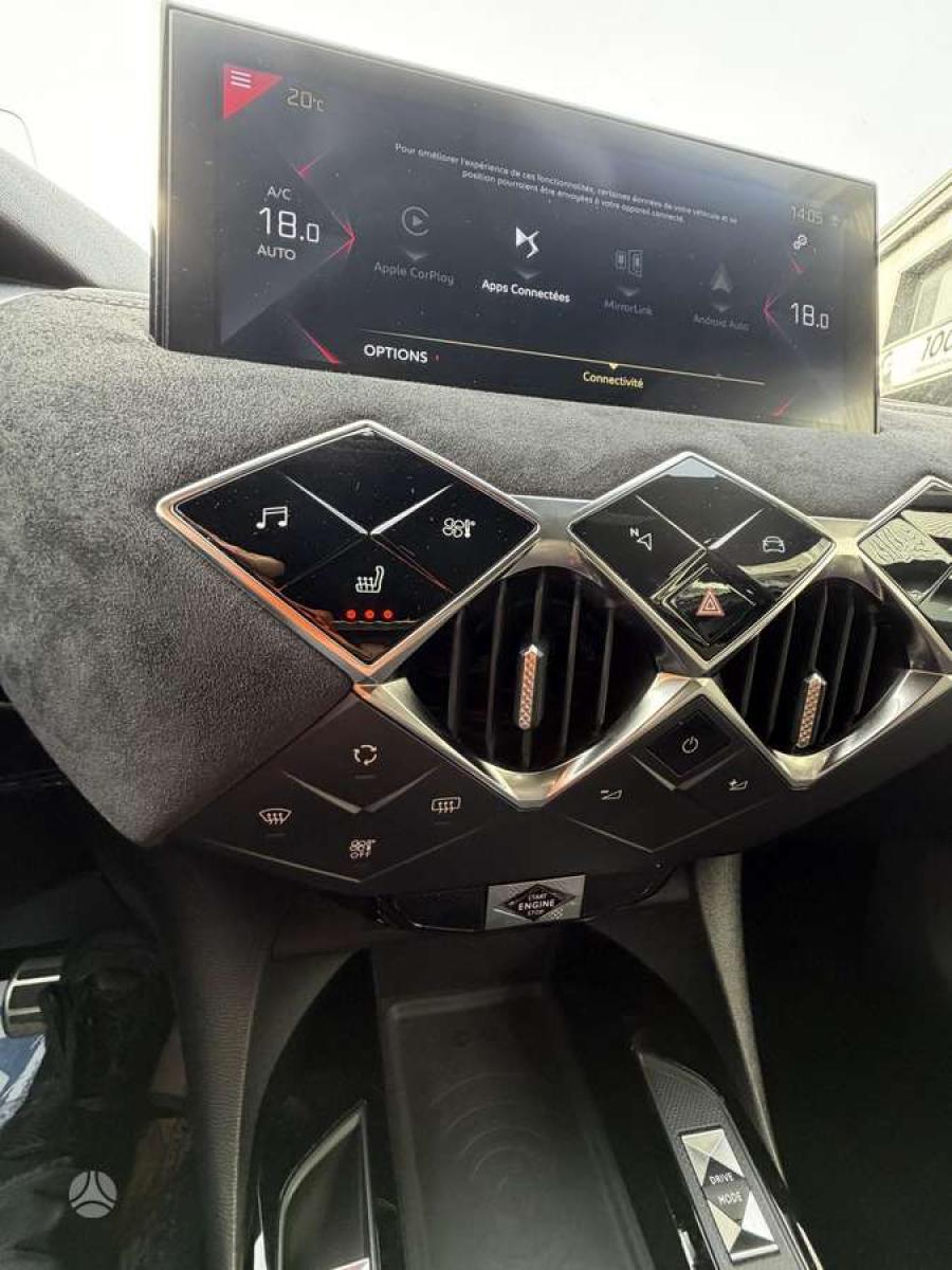 Grey DS 3-crossback 2019 in Siauliai, with an engine capacity of 1.20 L and mileage of 225 thousand km for 9200 €, photo 27 on AUTOMOTO.COM.LV