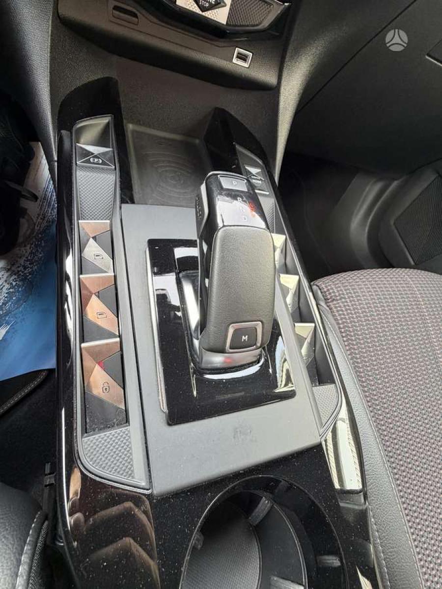 Grey DS 3-crossback 2019 in Siauliai, with an engine capacity of 1.20 L and mileage of 225 thousand km for 9200 €, photo 29 on AUTOMOTO.COM.LV