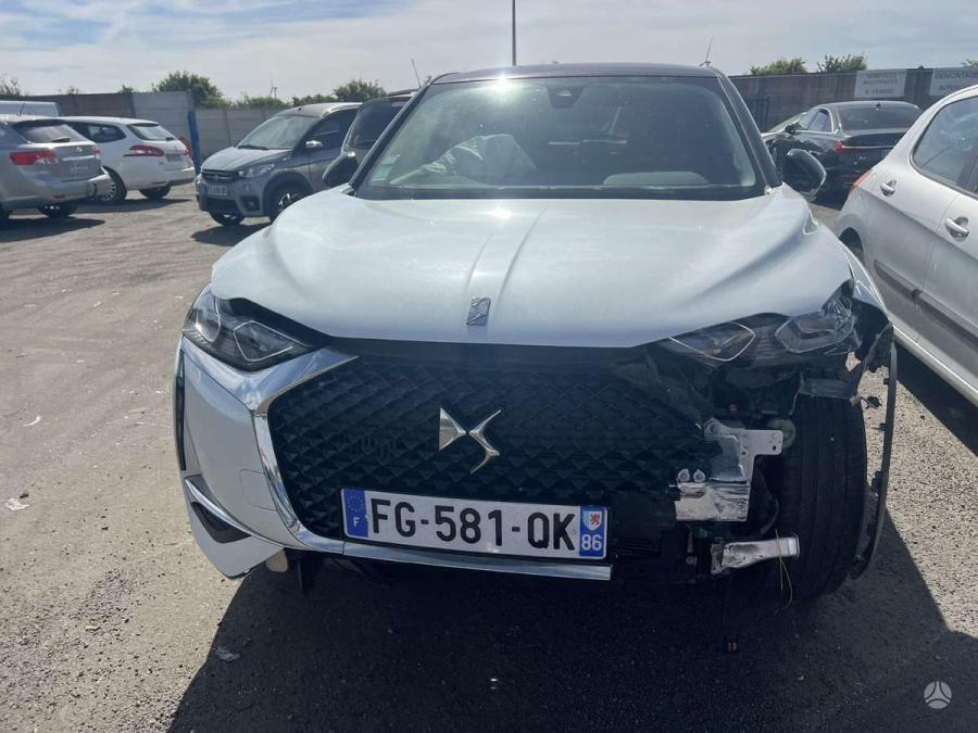 Pelēks DS 3-crossback 2019 Tauragė, ar dzinēja tilpumu 1.20 L un nobraukumu 50 tūkst. km par 7900 €, foto 2 vietnē AUTOMOTO.COM.LV