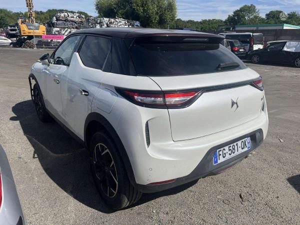 Pelēks DS 3-crossback 2019 Tauragė, ar dzinēja tilpumu 1.20 L un nobraukumu 50 tūkst. km par 7900 €, foto 10 vietnē AUTOMOTO.COM.LV