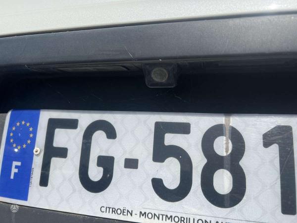 Grey DS 3-crossback 2019 in Taurage, with an engine capacity of 1.20 L and mileage of 50 thousand km for 7900 €, photo 11 on AUTOMOTO.COM.LV
