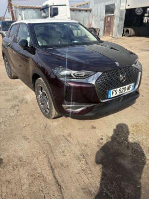 Red DS 3-crossback 2020 in Prienai, with an engine capacity of 1.20 L and mileage of 107 thousand km for 11750 €, photo 3 on AUTOMOTO.COM.LV