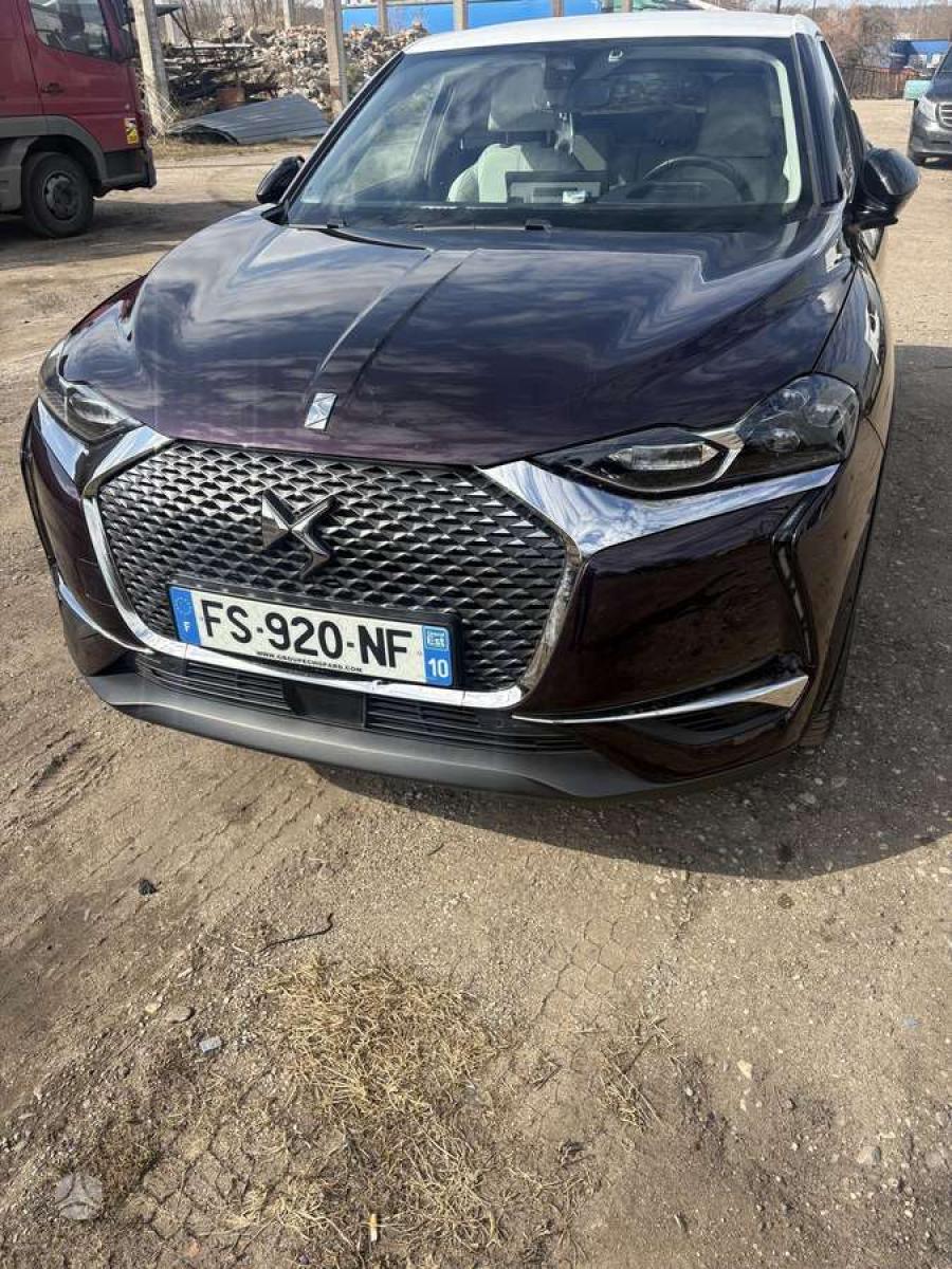 Red DS 3-crossback 2020 in Prienai, with an engine capacity of 1.20 L and mileage of 107 thousand km for 11750 €, photo 5 on AUTOMOTO.COM.LV