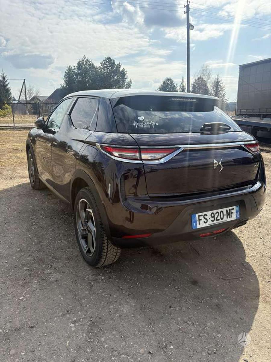 Red DS 3-crossback 2020 in Prienai, with an engine capacity of 1.20 L and mileage of 107 thousand km for 11750 €, photo 7 on AUTOMOTO.COM.LV
