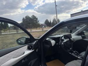 Red DS 3-crossback 2020 in Prienai, with an engine capacity of 1.20 L and mileage of 107 thousand km for 11750 €, photo 12 on AUTOMOTO.COM.LV