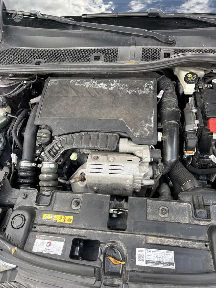 Red DS 3-crossback 2020 in Prienai, with an engine capacity of 1.20 L and mileage of 107 thousand km for 11750 €, photo 14 on AUTOMOTO.COM.LV