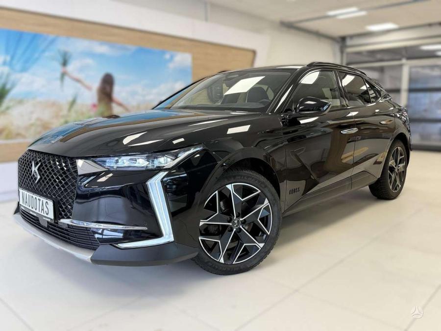 Black DS 4 2022 in Kaunas, with an engine capacity of 1.20 L and mileage of 84 thousand km for 19990 €, photo 1 on AUTOMOTO.COM.LV