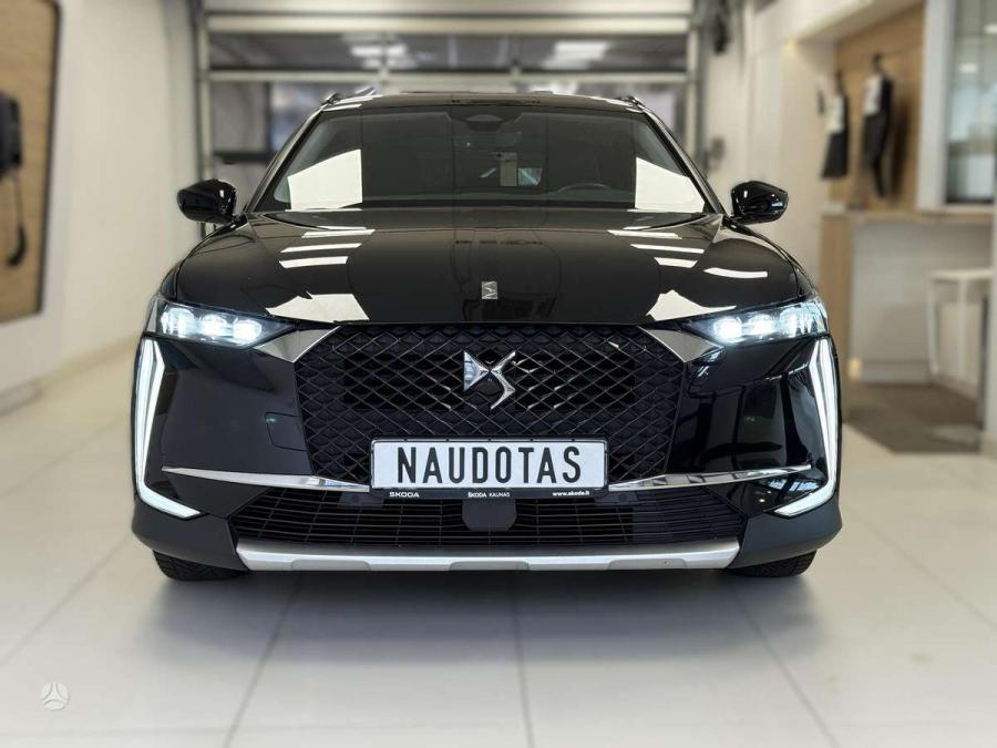Black DS 4 2022 in Kaunas, with an engine capacity of 1.20 L and mileage of 84 thousand km for 19990 €, photo 3 on AUTOMOTO.COM.LV