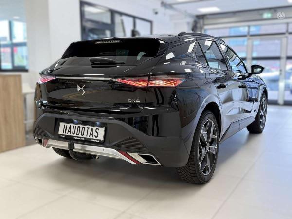 Black DS 4 2022 in Kaunas, with an engine capacity of 1.20 L and mileage of 84 thousand km for 19990 €, photo 4 on AUTOMOTO.COM.LV