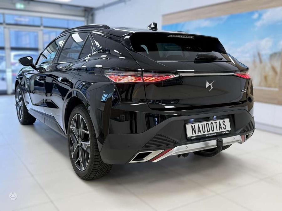 Black DS 4 2022 in Kaunas, with an engine capacity of 1.20 L and mileage of 84 thousand km for 19990 €, photo 6 on AUTOMOTO.COM.LV