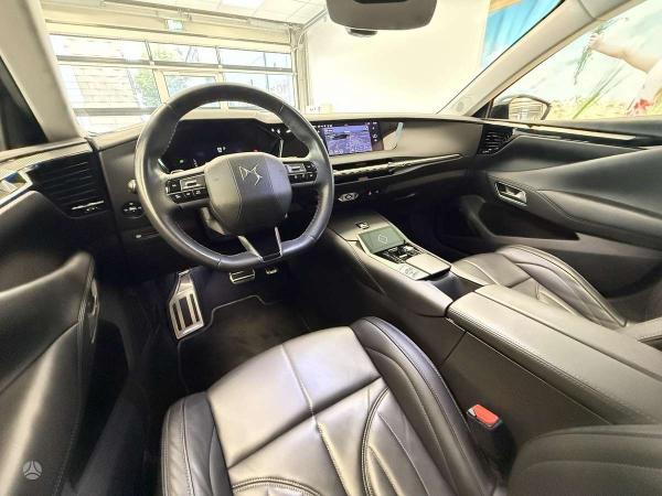 Black DS 4 2022 in Kaunas, with an engine capacity of 1.20 L and mileage of 84 thousand km for 19990 €, photo 6 on AUTOMOTO.COM.LV