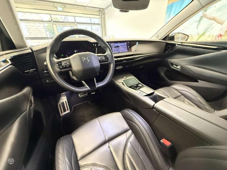 Black DS 4 2022 in Kaunas, with an engine capacity of 1.20 L and mileage of 84 thousand km for 19990 €, photo 7 on AUTOMOTO.COM.LV