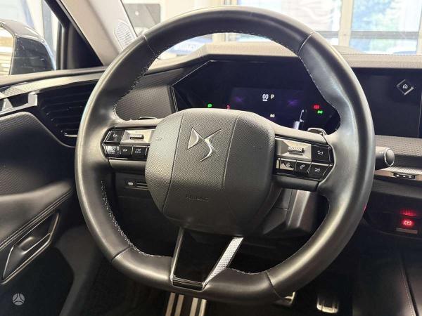 Black DS 4 2022 in Kaunas, with an engine capacity of 1.20 L and mileage of 84 thousand km for 19990 €, photo 9 on AUTOMOTO.COM.LV