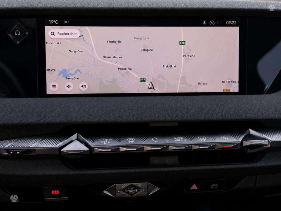 Black DS 4 2022 in Marijampole, with an engine capacity of 1.20 L and mileage of 79 thousand km for 16456 €, photo 15 on AUTOMOTO.COM.LV