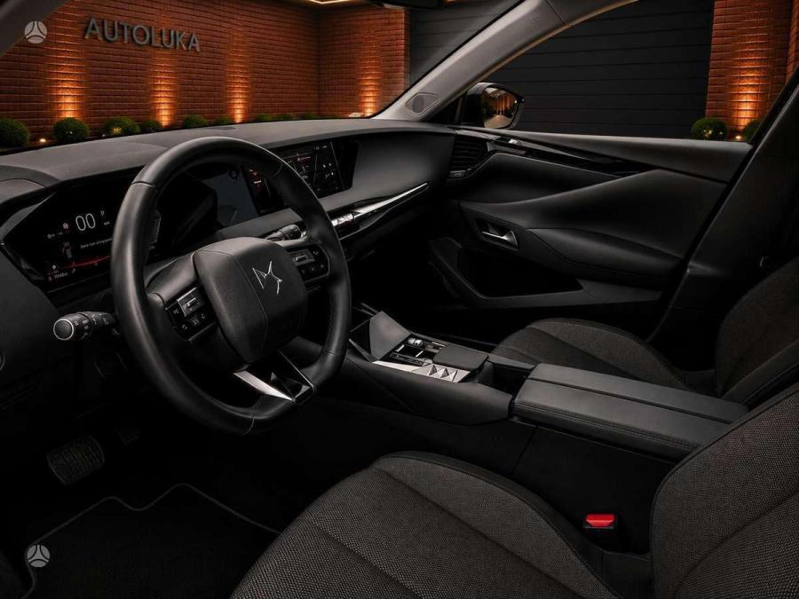 Black DS 4 2022 in Marijampole, with an engine capacity of 1.20 L and mileage of 79 thousand km for 16335 €, photo 10 on AUTOMOTO.COM.LV