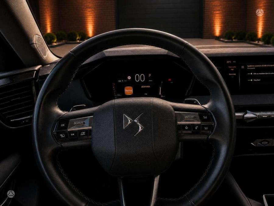 Black DS 4 2022 in Marijampole, with an engine capacity of 1.20 L and mileage of 79 thousand km for 16335 €, photo 13 on AUTOMOTO.COM.LV