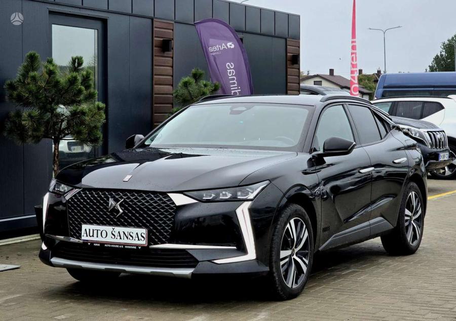Black DS 4 2022 in Taurage, with an engine capacity of 1.60 L and mileage of 87 thousand km for 19400 €, photo 1 on AUTOMOTO.COM.LV