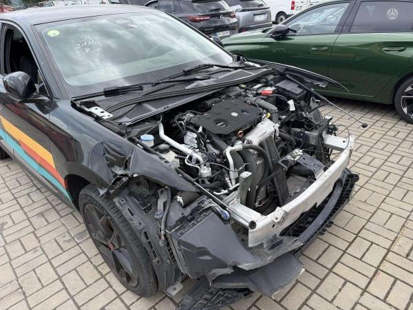 Black DS 4 2022 in Kaunas, with an engine capacity of 1.50 L and mileage of 99 thousand km for 10285 €, photo 3 on AUTOMOTO.COM.LV