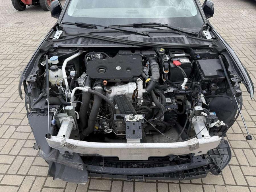 Black DS 4 2022 in Kaunas, with an engine capacity of 1.50 L and mileage of 99 thousand km for 10285 €, photo 6 on AUTOMOTO.COM.LV