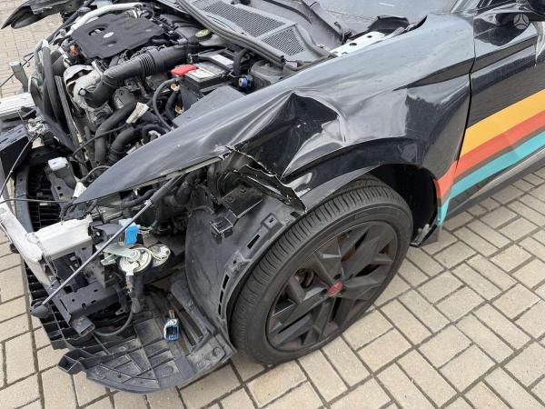 Black DS 4 2022 in Kaunas, with an engine capacity of 1.50 L and mileage of 99 thousand km for 10285 €, photo 7 on AUTOMOTO.COM.LV