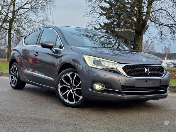 Grey DS 4-crossback 2017 in Taurage, with an engine capacity of 1.20 L and mileage of 151 thousand km for 5300 €, photo 3 on AUTOMOTO.COM.LV