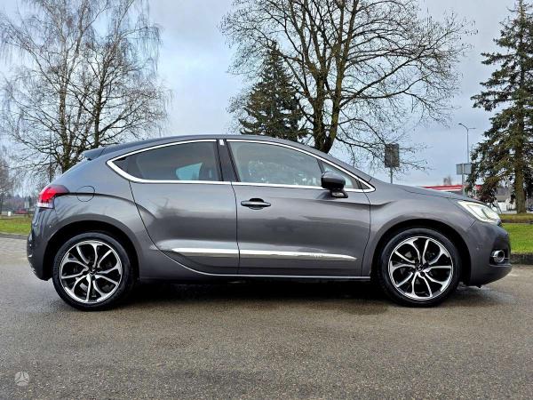 Grey DS 4-crossback 2017 in Taurage, with an engine capacity of 1.20 L and mileage of 151 thousand km for 5300 €, photo 4 on AUTOMOTO.COM.LV