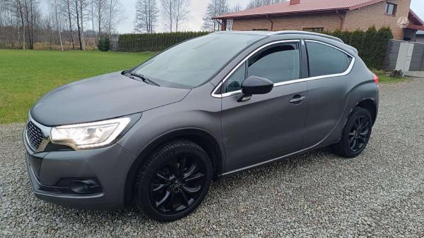 Grey DS 4-crossback 2017 in Taurage, with an engine capacity of 1.20 L and mileage of 149 thousand km for 7200 €, photo 1 on AUTOMOTO.COM.LV