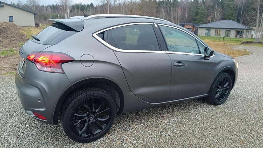 Grey DS 4-crossback 2017 in Taurage, with an engine capacity of 1.20 L and mileage of 149 thousand km for 7200 €, photo 2 on AUTOMOTO.COM.LV