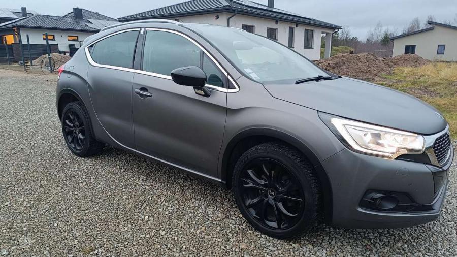 Grey DS 4-crossback 2017 in Taurage, with an engine capacity of 1.20 L and mileage of 149 thousand km for 7200 €, photo 3 on AUTOMOTO.COM.LV
