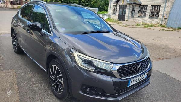 Grey DS 4-crossback 2017 in Taurage, with an engine capacity of 1.20 L and mileage of 109 thousand km for 5700 €, photo 2 on AUTOMOTO.COM.LV