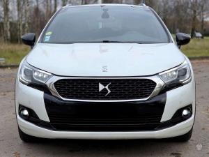Белый DS 4 Crossback 2009 в Таураге, объемом двигателя 1.56 л и пробегом 323 тыс. км за 6500 €, фото  на AUTOMOTO.COM.LV