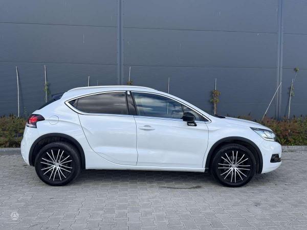 Balts DS 4-crossback 2017 Viļņa, ar dzinēja tilpumu 1.56 L un nobraukumu 209 tūkst. km par 7999 €, foto 3 vietnē AUTOMOTO.COM.LV