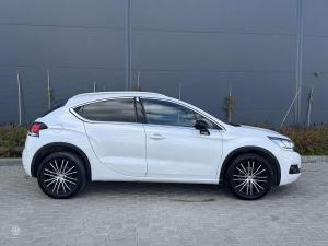 White DS 4-crossback 2017 in Vilnius, with an engine capacity of 1.56 L and mileage of 209 thousand km for 7999 €, photo 3 on AUTOMOTO.COM.LV