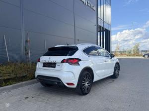 White DS 4-crossback 2017 in Vilnius, with an engine capacity of 1.56 L and mileage of 209 thousand km for 7999 €, photo 4 on AUTOMOTO.COM.LV