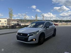 White DS 4-crossback 2017 in Vilnius, with an engine capacity of 1.56 L and mileage of 209 thousand km for 7999 €, photo 7 on AUTOMOTO.COM.LV