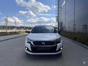 White DS 4-crossback 2017 in Vilnius, with an engine capacity of 1.56 L and mileage of 209 thousand km for 7999 €, photo 8 on AUTOMOTO.COM.LV
