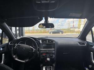 White DS 4-crossback 2017 in Vilnius, with an engine capacity of 1.56 L and mileage of 209 thousand km for 7999 €, photo 11 on AUTOMOTO.COM.LV