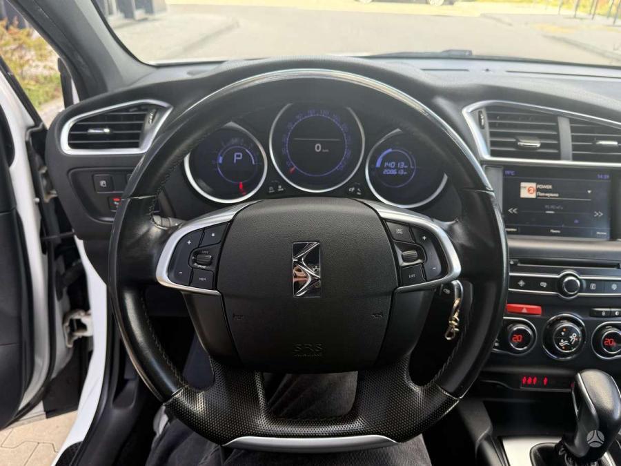 White DS 4-crossback 2017 in Vilnius, with an engine capacity of 1.56 L and mileage of 209 thousand km for 7999 €, photo 16 on AUTOMOTO.COM.LV