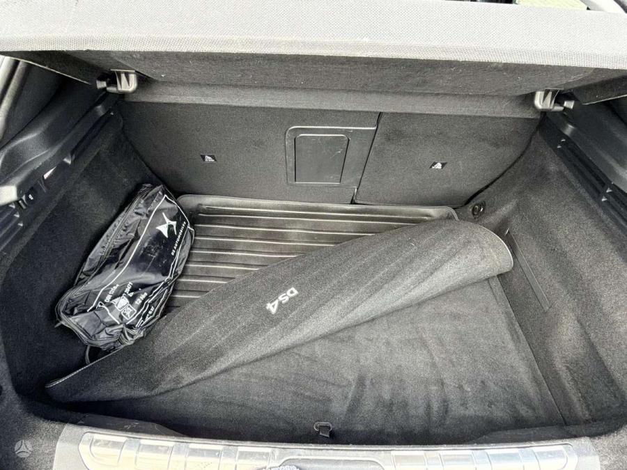 Grey DS 4 2023 in Taurage, with an engine capacity of 1.50 L and mileage of 155 thousand km for 16600 €, photo 32 on AUTOMOTO.COM.LV