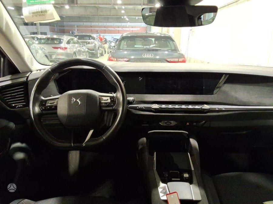 Grey DS 4 2023 in Vilnius, with an engine capacity of 1.20 L and mileage of 87 thousand km for 17910 €, photo 8 on AUTOMOTO.COM.LV
