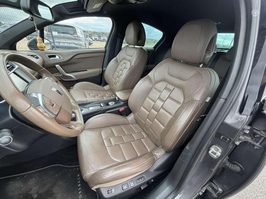 Grey DS 4 2016 in Taurage, with an engine capacity of 1.60 L and mileage of 180 thousand km for 5800 €, photo 16 on AUTOMOTO.COM.LV