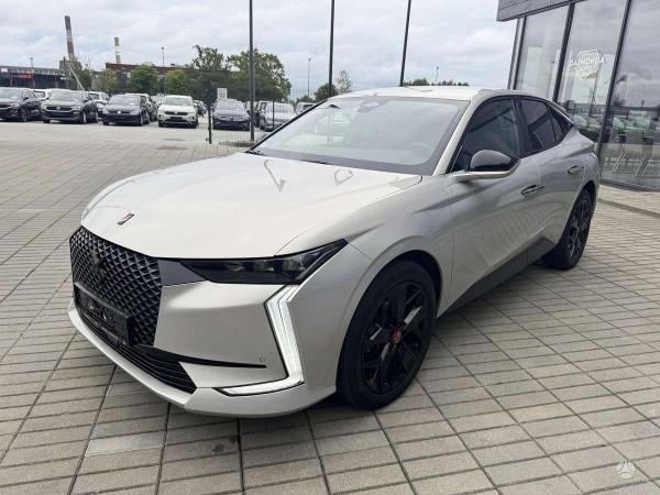 Grey DS 4 2023 in Kaunas, with an engine capacity of 1.20 L and mileage of 110 thousand km for 17900 €, photo 1 on AUTOMOTO.COM.LV